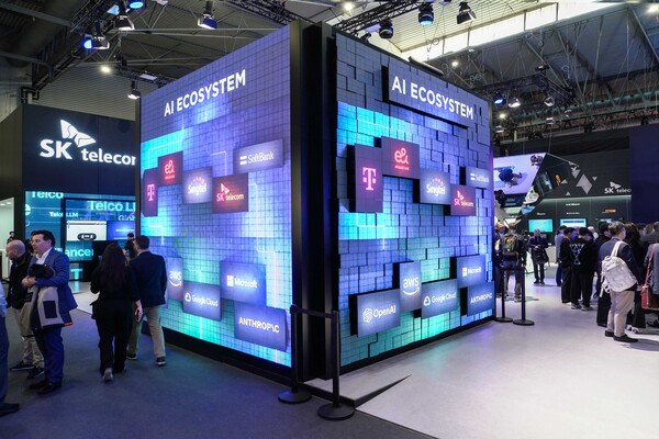 SKT, MWC에 7만명 찾았다…"AI 기술력에 감탄"