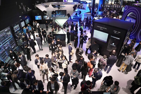 SKT, MWC에 7만명 찾았다…"AI 기술력에 감탄"