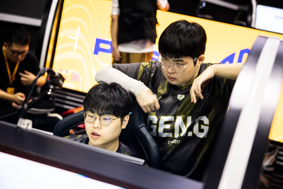 [PGS 4] 젠지, 파이널 4위 유지…선두 이아레나와 40점 차