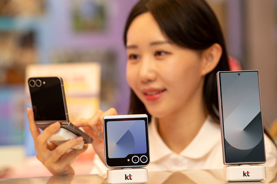 KT, 갤Z6 사전 개통 돌입…예약 고객 62% ‘요고’ 요금제 택했다