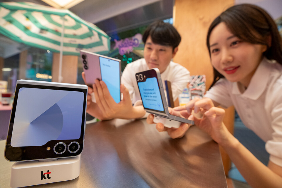 KT, 갤Z6 사전 개통 돌입…예약 고객 62% ‘요고’ 요금제 택했다