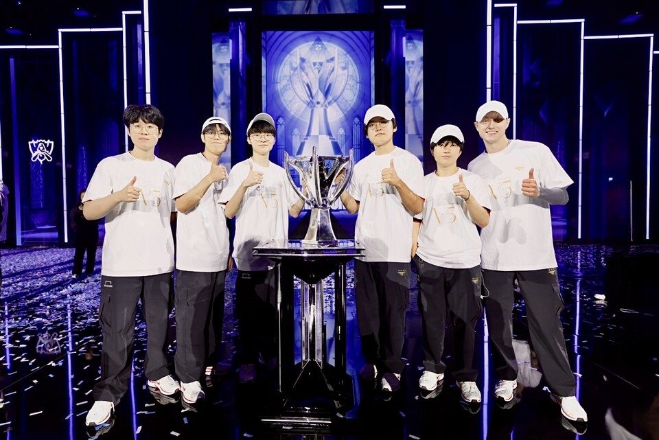 T1, BLG 꺾고 롤드컵 각종 기록 갈아치웠다…페이커 MVP