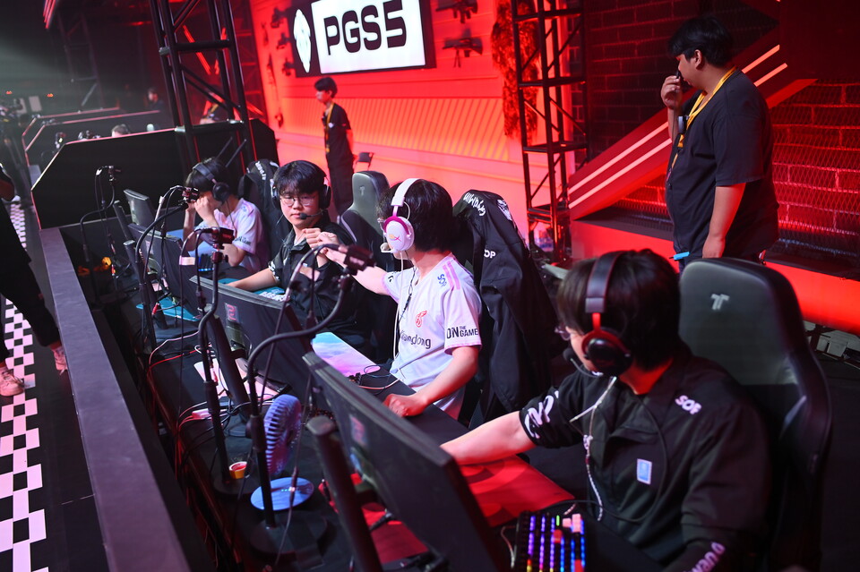 [PGS 6] 젠지, 61점 '기사회생'…광동·T1도 파이널행 안갯속