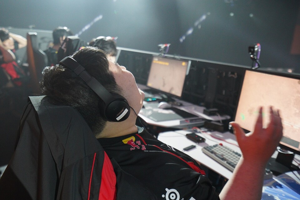 [PGC] T1, '그파 모드'로 전환…운영 단계도 끌어올렸다