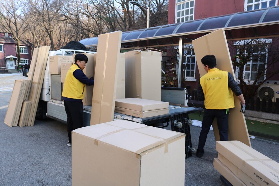 신세계까사, ‘희망드림 가구’ 6년간 4억원…"올해도 배달 완료"