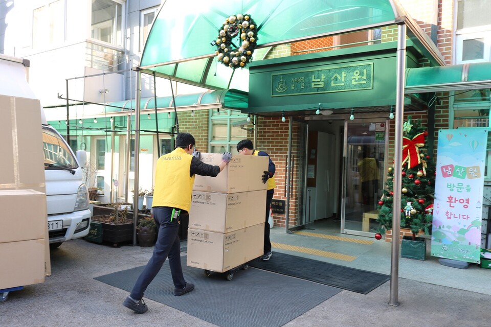 신세계까사, ‘희망드림 가구’ 6년간 4억원…"올해도 배달 완료"