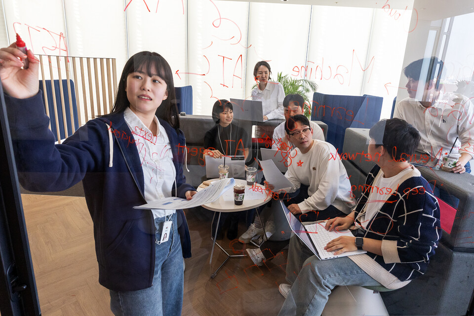 KT, ‘AX 딜리버리 전문센터’ 채용 나섰다…MS 협업 프로젝트 수행