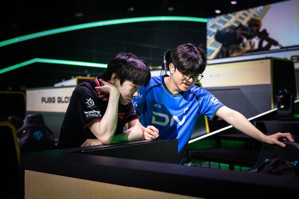 [PGS 8] DNF 2위·T1 4위…'그파' 우승 경쟁 점입가경